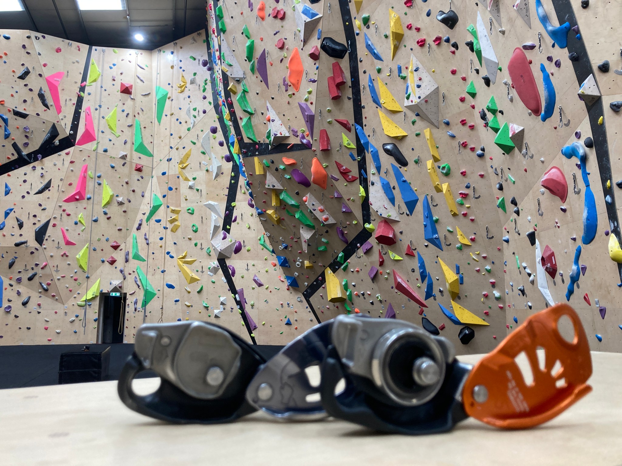 PETZL NEOX Review 2024 – Climbing Gear Reviews